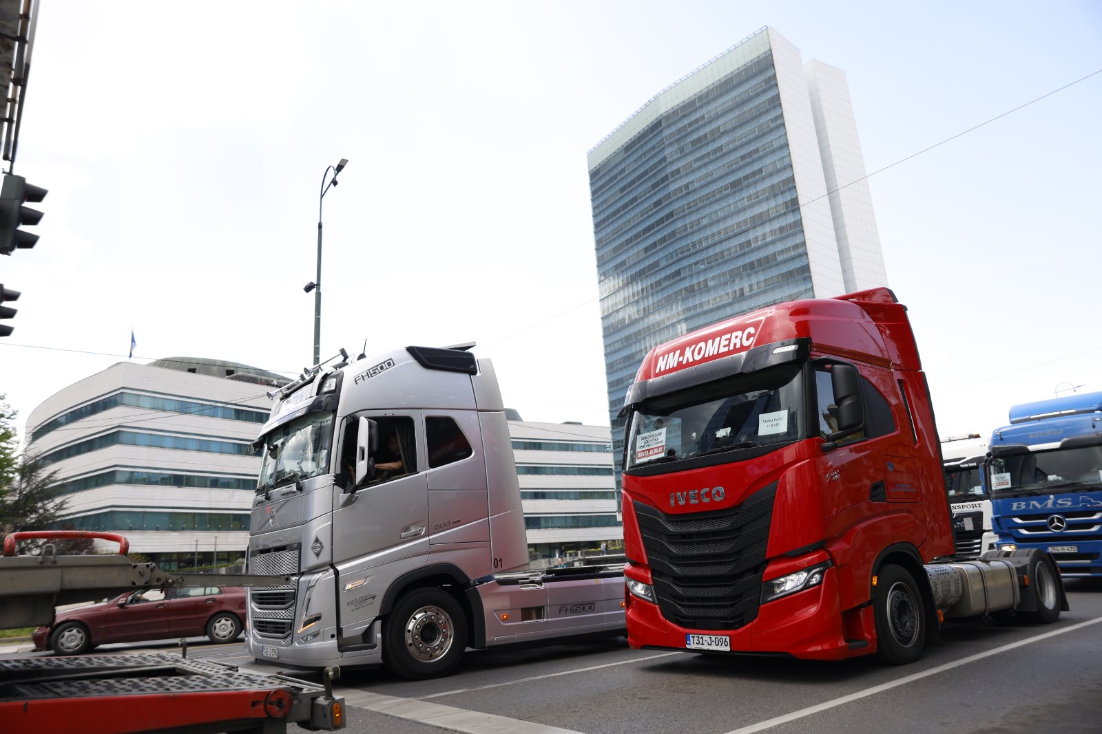 Nezadovoljni bh. prijevoznici počeli u Sarajevu najavljenu protestnu ...