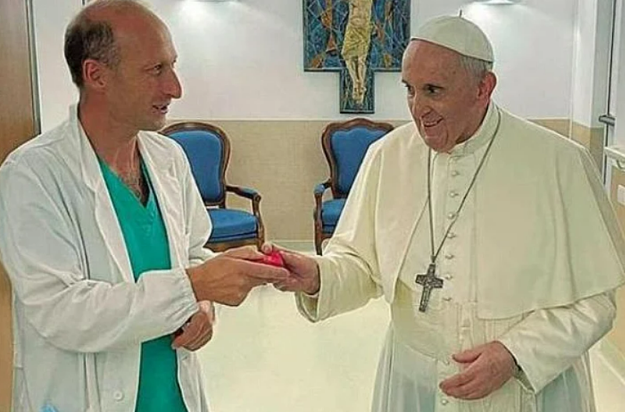Ljekar pape Franje opisao posljednje trenutke provedene s njim: "Ušao ...
