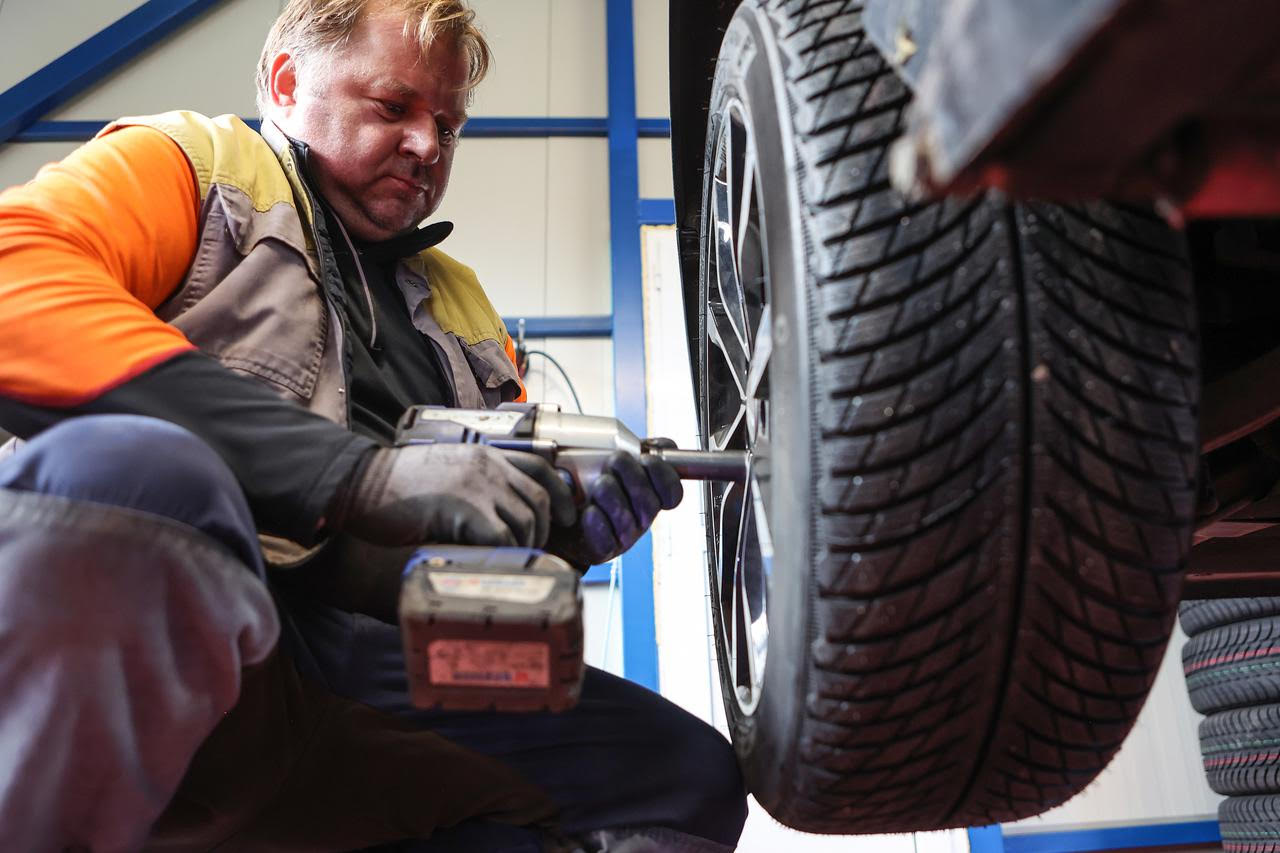 Vulkanizer za BosnaInfo savjetuje: Promjena zimskih u ljetne gume je ...