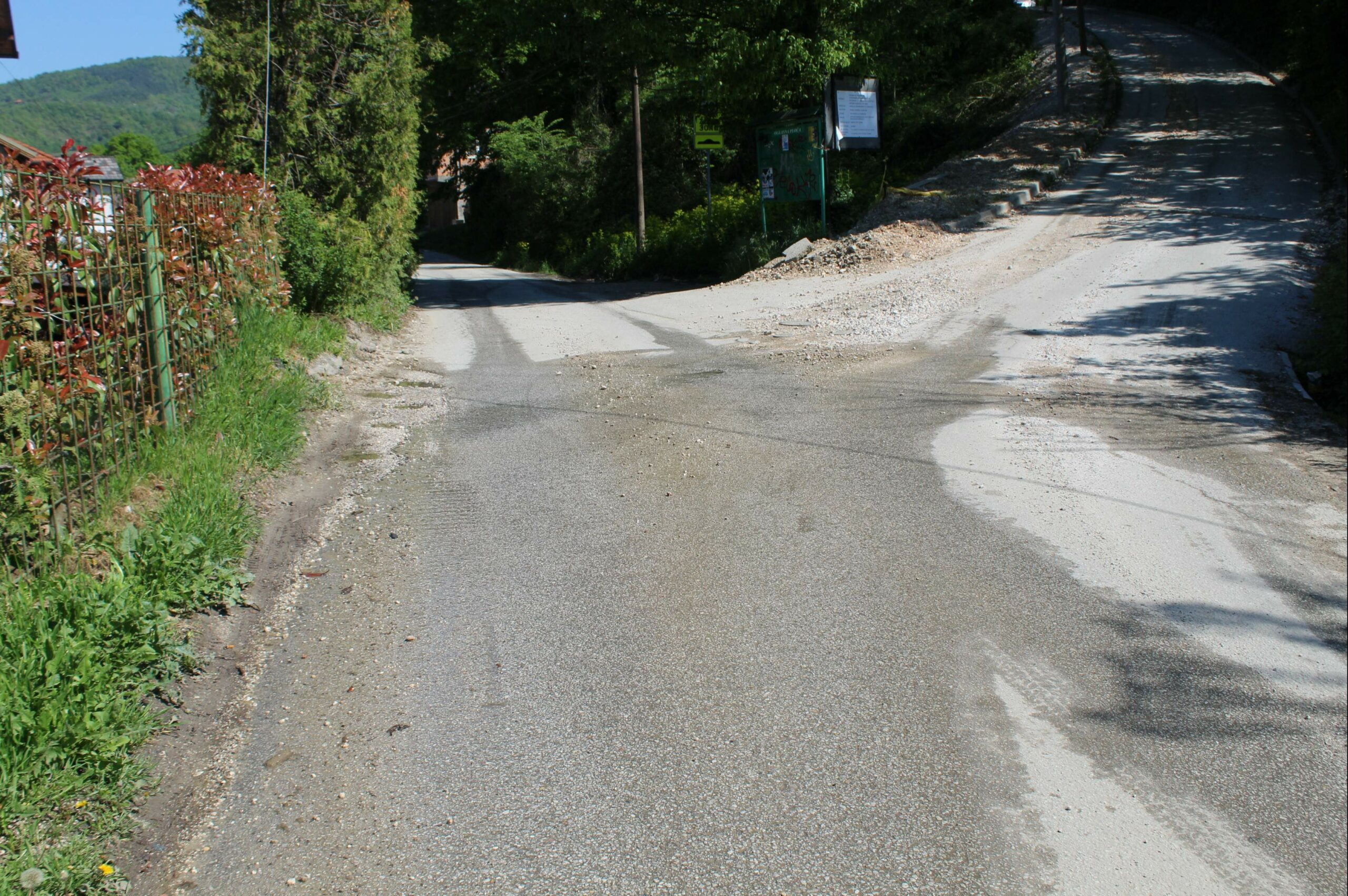 OKOM KAMERE Kvar na cjevovodu gradskog vodovoda niko ne otklanja (FOTO)