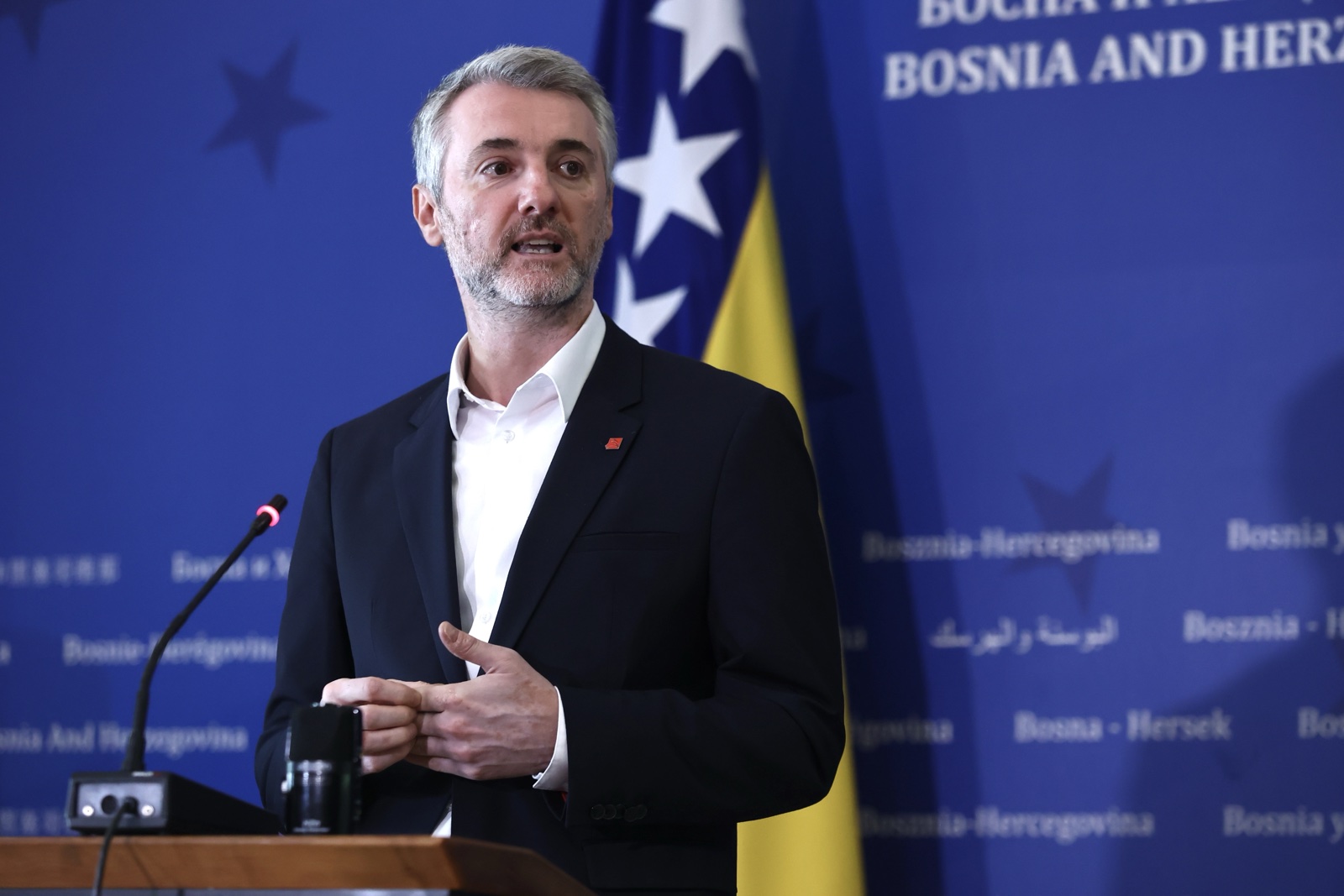 Edin Forto održao vanrednu konferenciju za novinare povodom protesta ...