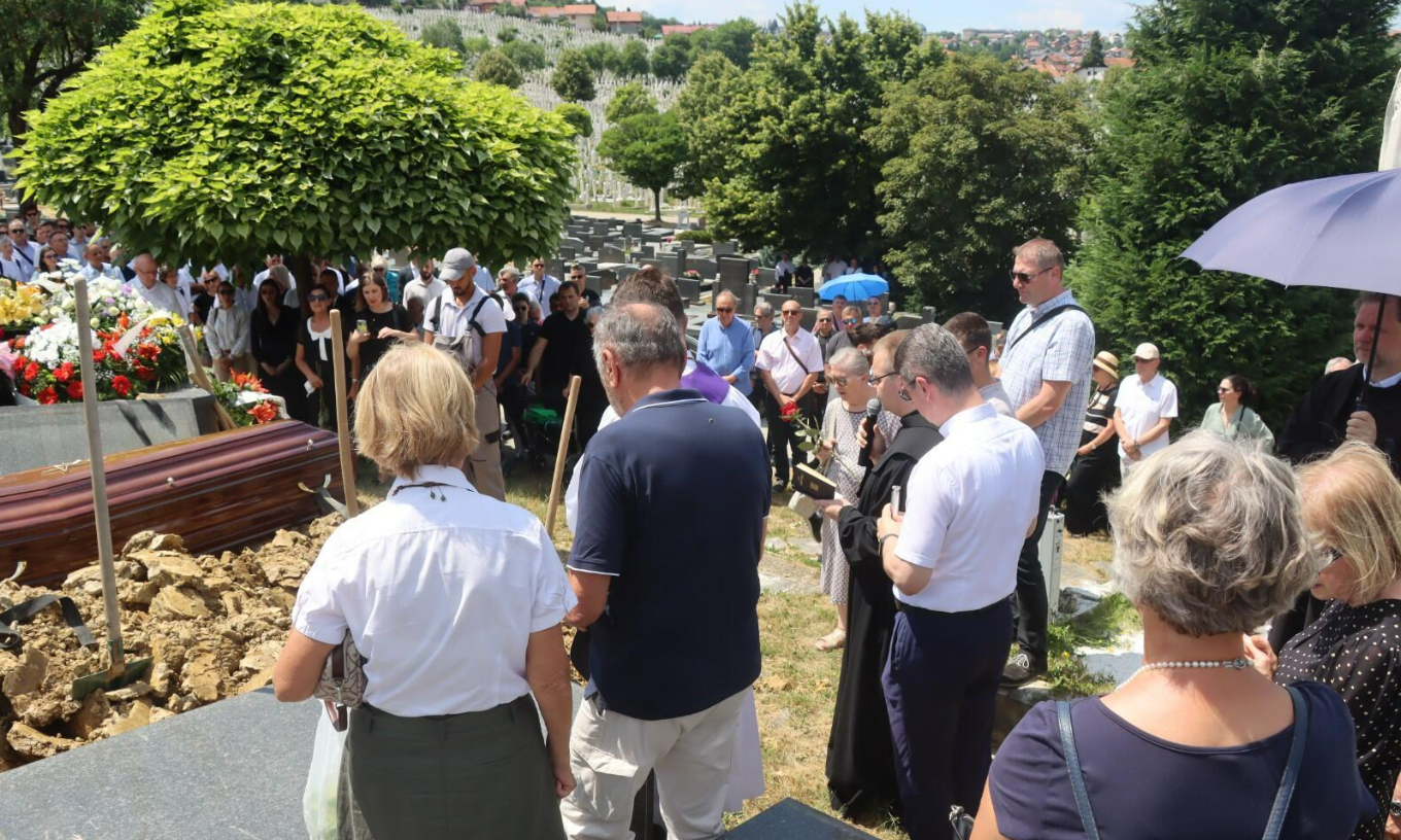 Profesor Željko Šain sahranjen u Sarajevu na Gradskom groblju "Bare"