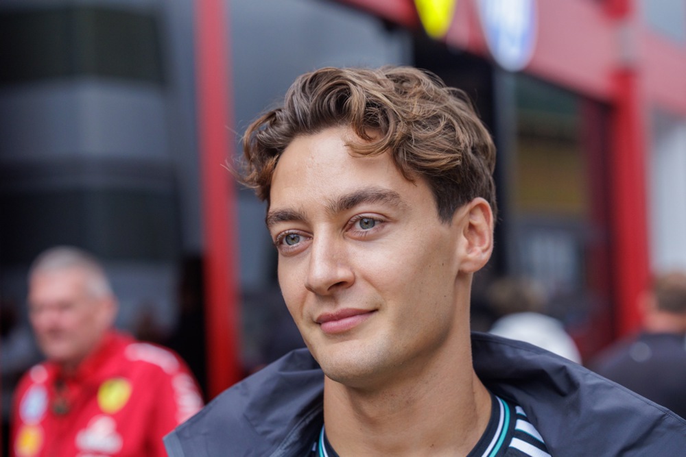 George Russell u velikoj borbi s Ferrarijima slavio u prvoj sprint ...