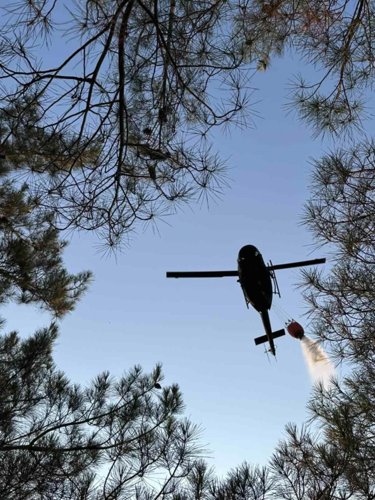 Helikopter OS BiH spreman za gašenje požara kod Neuma - BosnaInfo