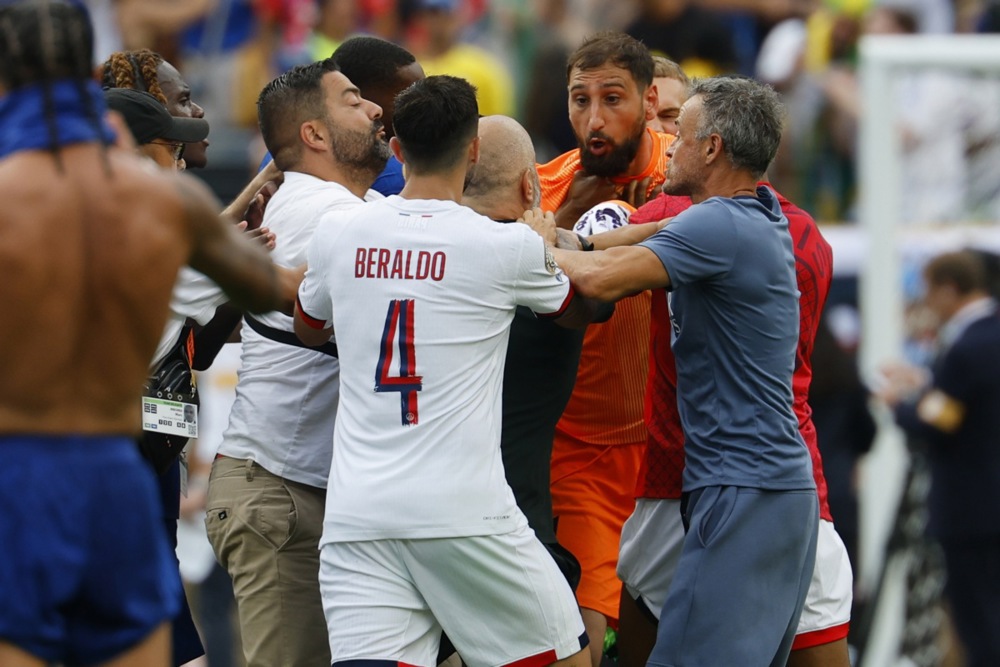 Enrique nakon incidenta u finalu SP-a: "Glup sam. On me gura, ja guram ...