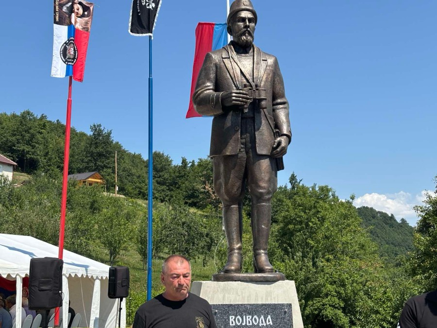 ŠOK I NEVJERICA U CRNOJ GORI Otkriven spomenik četničkom komandantu ...