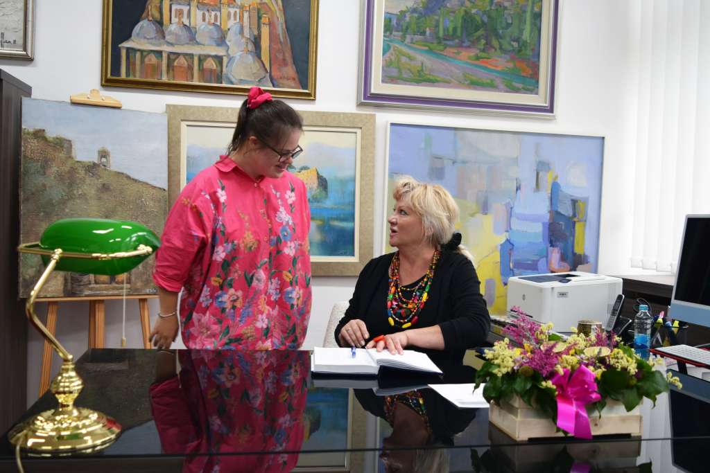 ZAPOŠLJAVANJE OSOBA SA INVALIDITETOM Nakon više ugovora na određeno ...