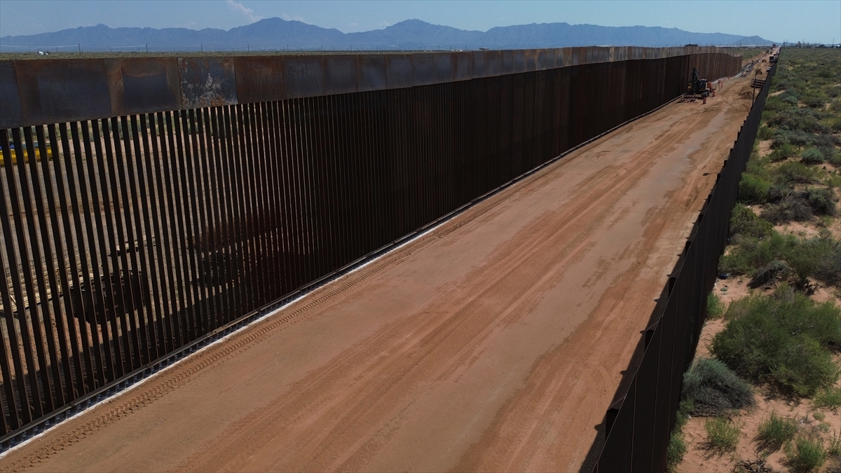 Nastavljena gradnja zida na granici između SAD-a i Meksika (FOTO ...