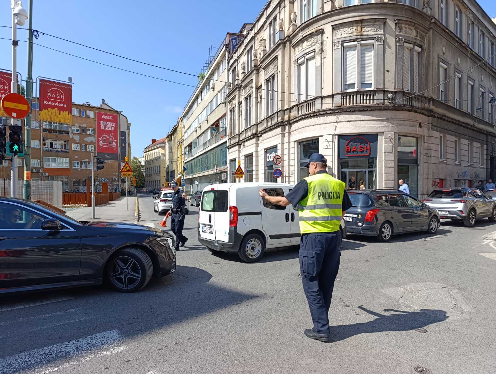 (FOTO) Velike gužve u centru Sarajeva nakon nesreće - saobraćaj je usporen - BosnaInfo