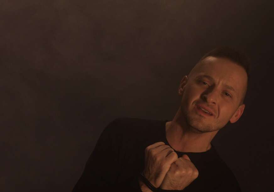 Kenan Mačković objavio singl “Ljubav je rođena” i poručio: "Slijedite ...