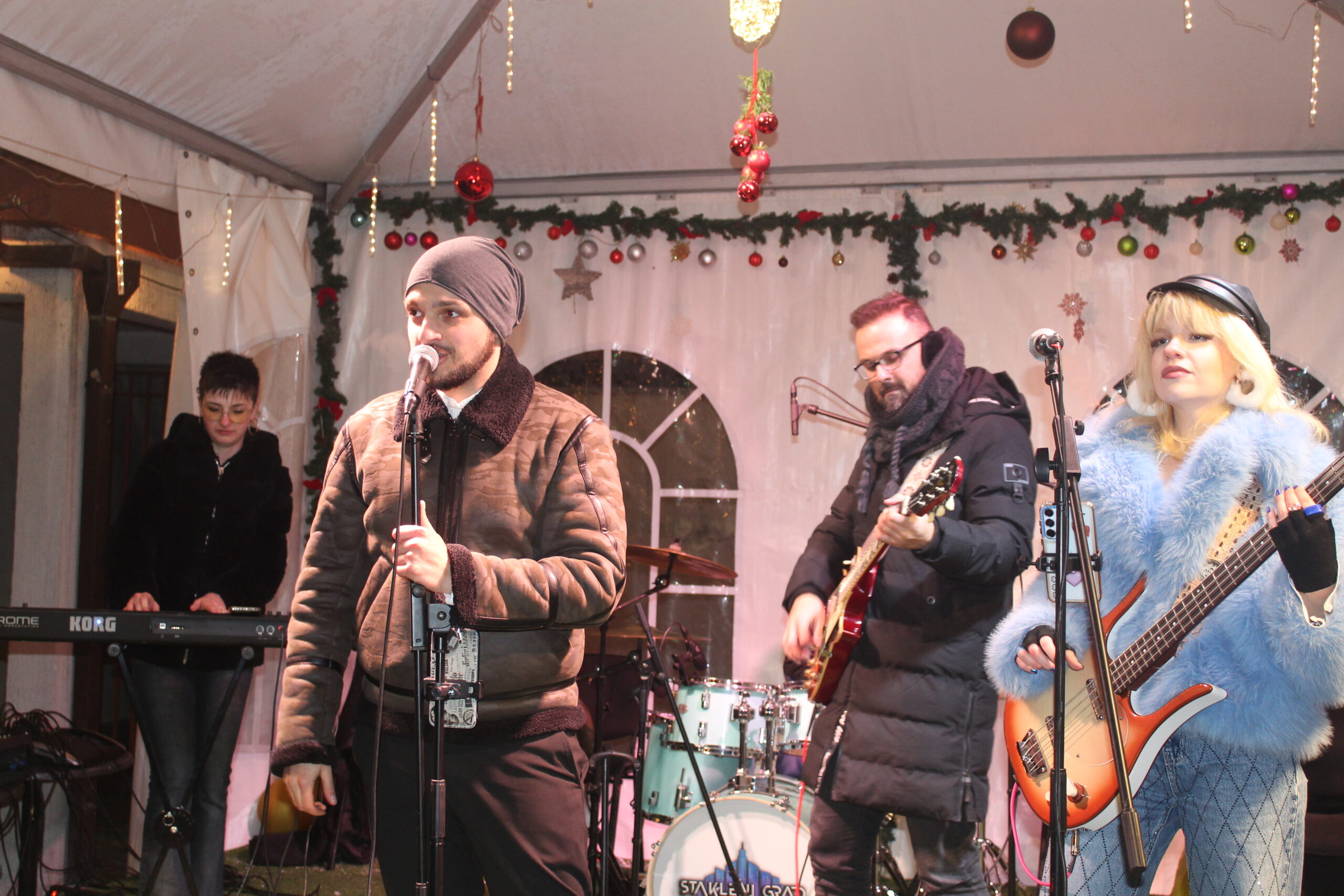 Zimski grad Konjic: Konjičani uživali u koncertu pop-rock benda ...