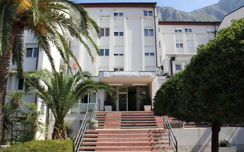 Student iz BiH koji je pao sa četvrtog sprata studentskog doma podlegao ...